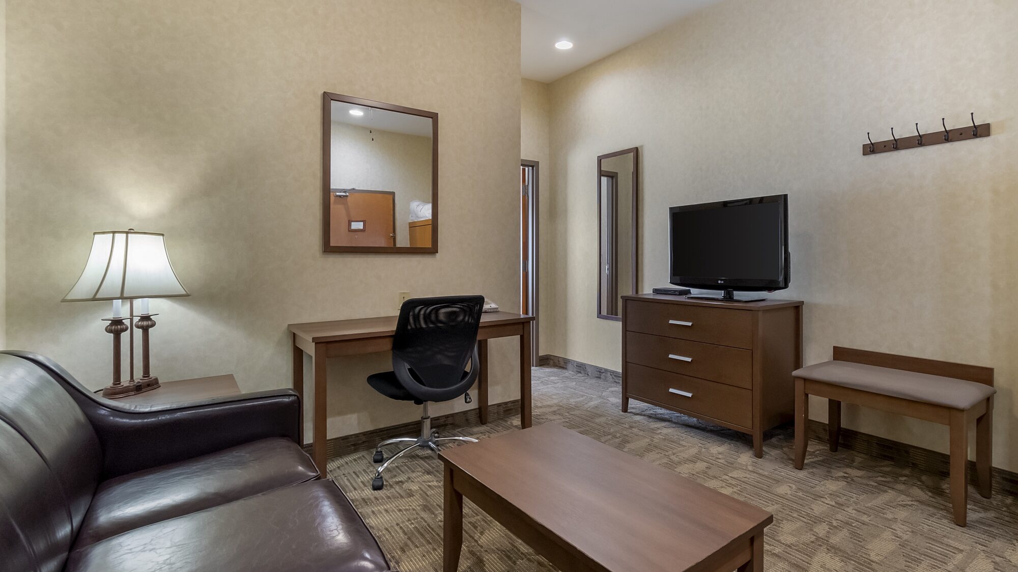 Executive Queen Suite with Sofabed &… | Best Western Plus Valemount