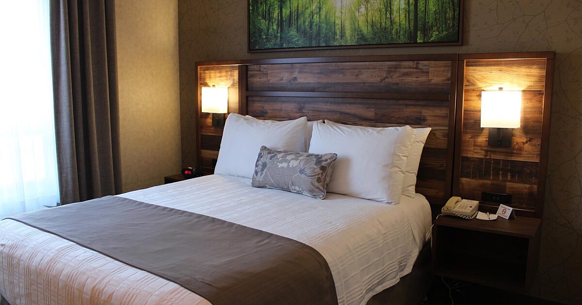 Queen Accessible Room (roll-in walk-in… | Best Western Plus Valemount