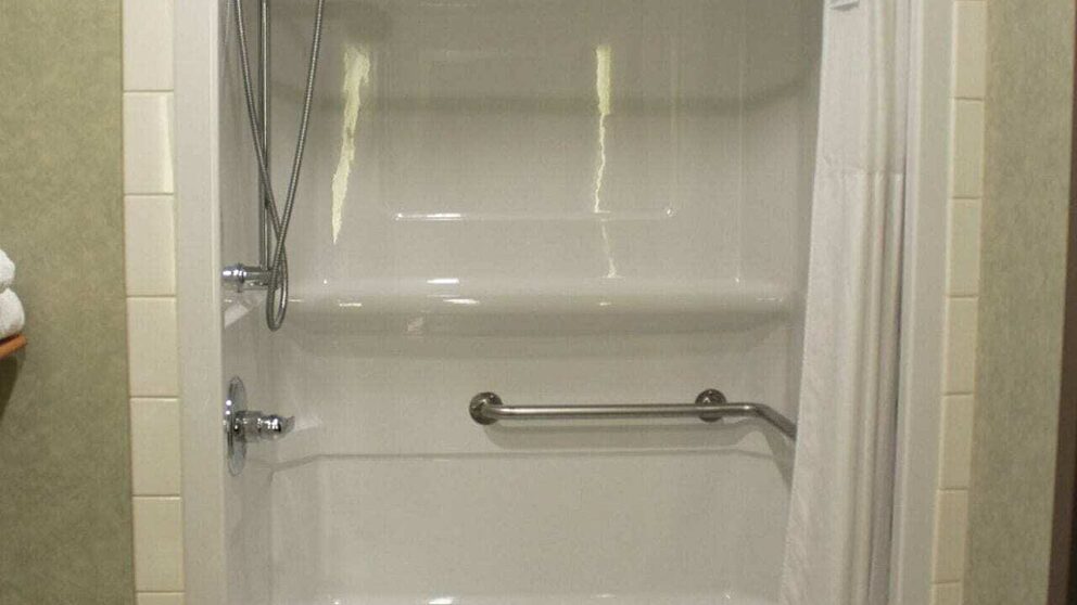 Queen Accessible Room (roll-in walk-in… | Best Western Plus Valemount